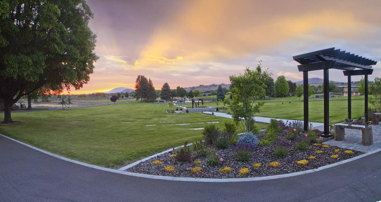 Our Gardens - Sunset Memorial Gardens in Richland